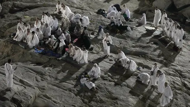 Jabal Rahmah Bukit Pertemuan Adam Hawa Yang Jadi Tempat Perpisahan