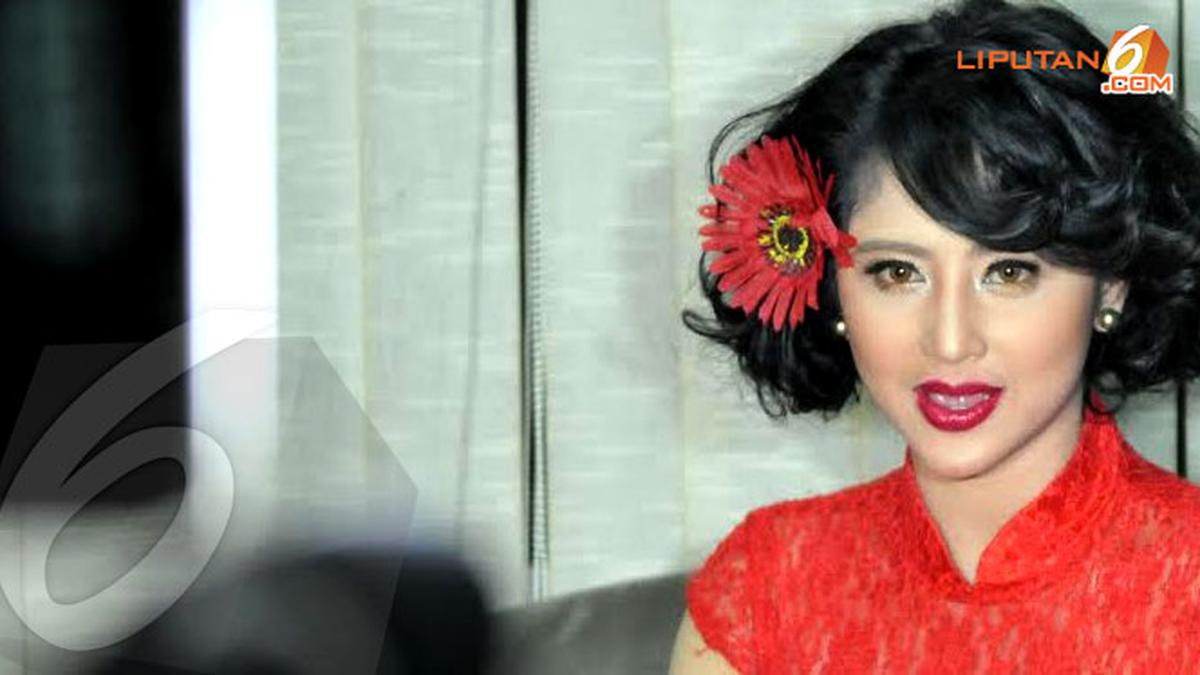 Dewi Perssik Tegaskan Takkan Melarikan Diri - ShowBiz Liputan6.com