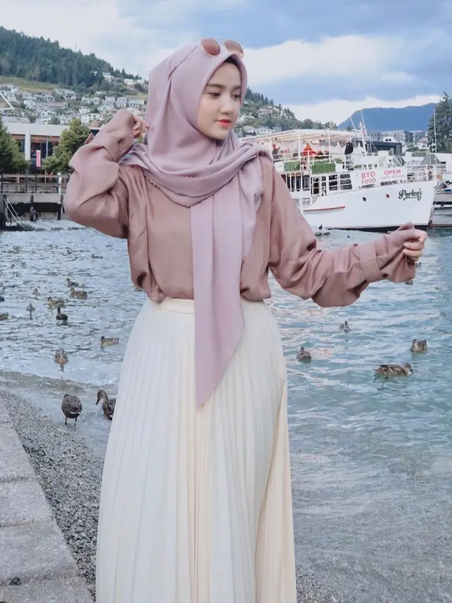 19 Pilihan Memadukan Hijab dengan Baju Pink agar Tampak Stylish dan Fresh - Islami Liputan6.com