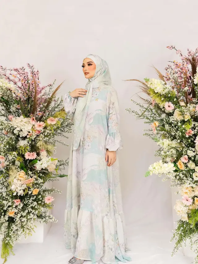 Tekuni Bisnis Fashion, Ini 7 Potret Zaskia Gotik dengan Busana ...