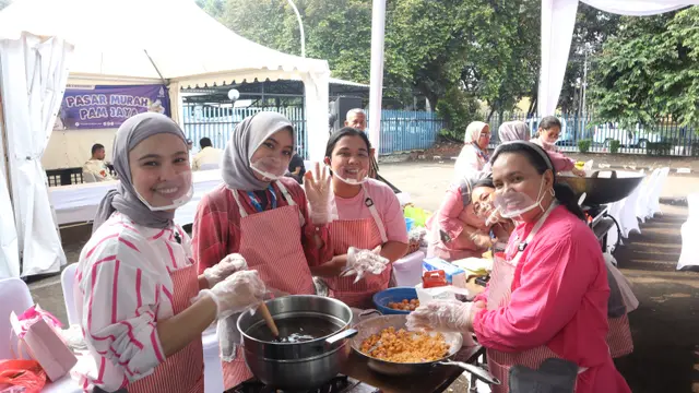 PAM JAYA Gelar Sembako Murah dan Berikan Santunan untuk 300 Ayam Yatim ...
