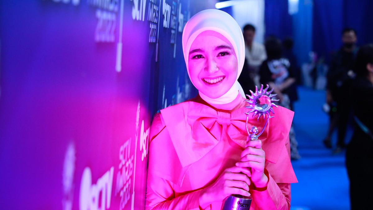 Potret Cut Syifa Raih Penghargaan SCTV Awards 2022, 15 Tahun Berkarier ...
