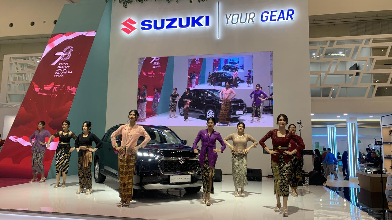Gunakan Baju Adat, SPG GIIAS 2023 Turut Memeriahkan Hari Raya Kemerdekaan
