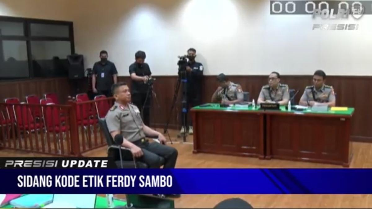 Jalani Sidang Etik, Ferdy Sambo Gunakan Seragam Polri Lengkap Berpangkat Jenderal - News ...