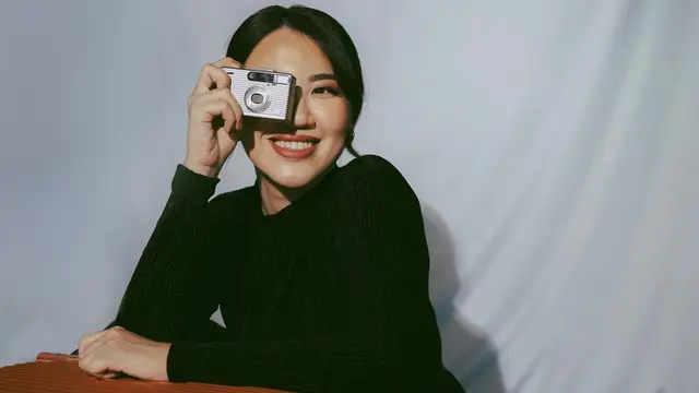 Deasi Listiani Berbagi Edukasi Pentingnya Menjadi Konten Kreator - ShowBiz Liputan6.com