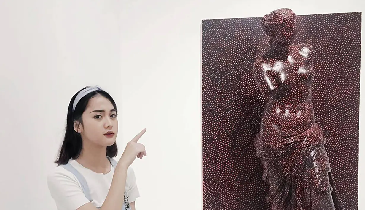 Makin Gemas, Ini Gaya Esta Pramanita Saat Pakai Bando - Foto Liputan6.com
