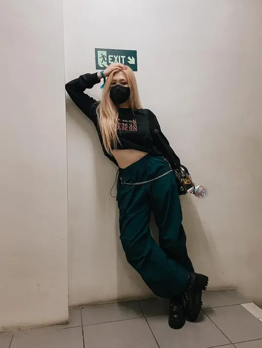 Sosok Michele Alex, Konten Kreator TikTok yang Punya Paras Mirip Rose ...