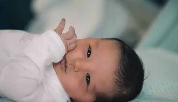 Tinja Berwarna Hitam Usai Minum Tablet Tambah Darah, Normalkah ...