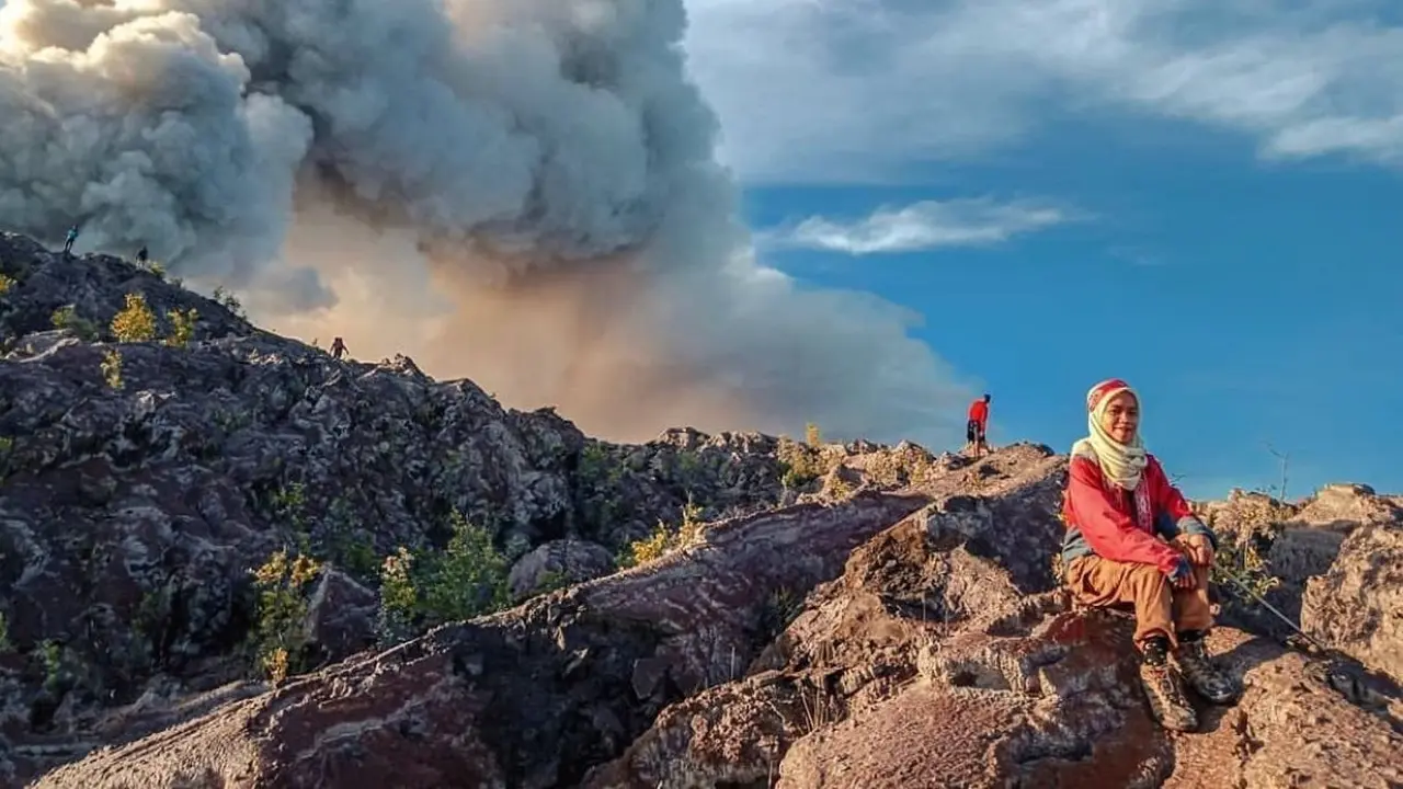 6 Fakta Menarik Gunung Dukono di Maluku yang Tercatat Pertama Kali ...