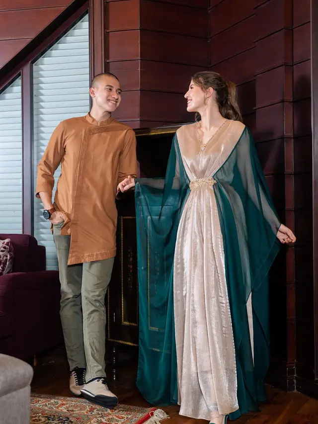 7 Potret Romantis Mikaila Patritz dan Suami, Sama-Sama Blasteran - Hot ...