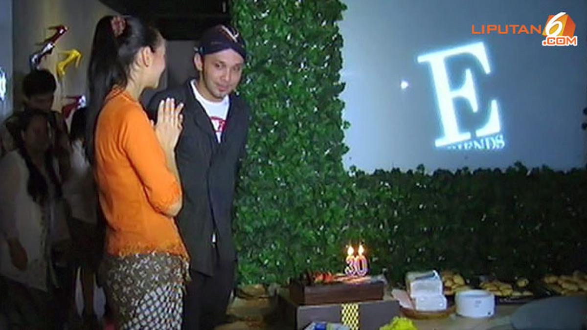 VIDEO: Teuku Zacky Rayakan Ultah Sekaligus Syukuran Kantor Baru ...