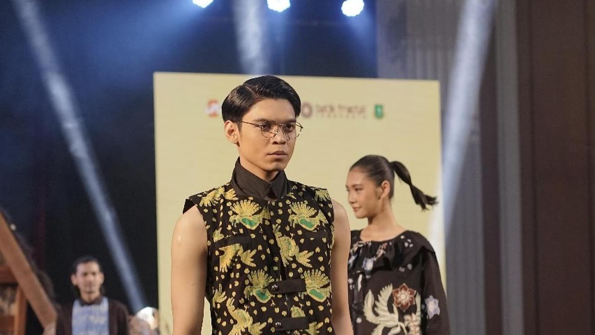 Melirik Transformasi Seni Budaya dan Teknologi Melalui Batik Fractal di ...