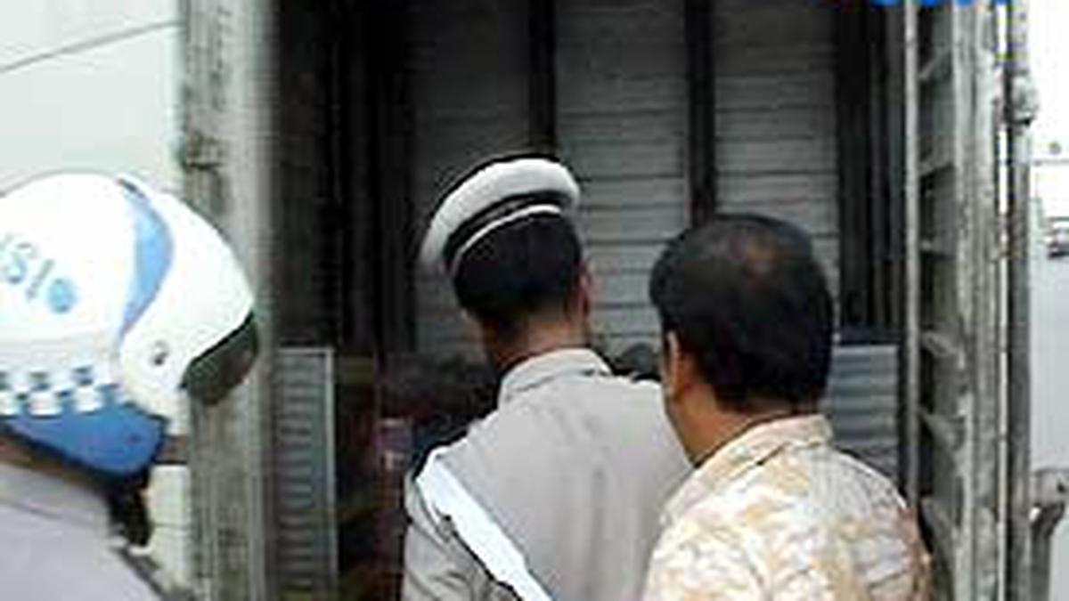 Jelang Eksekusi Amrozi Cs, Bandara Diperketat - News Liputan6.com