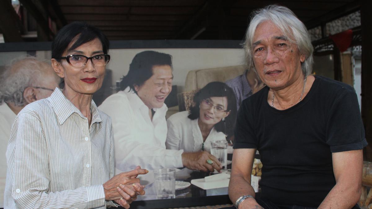 Ken Zuraida, Istri dari WS Rendra Meninggal Dunia - Entertainment ...