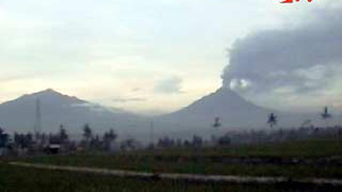 Zona Aman Merapi Dipersempit - News Liputan6.com