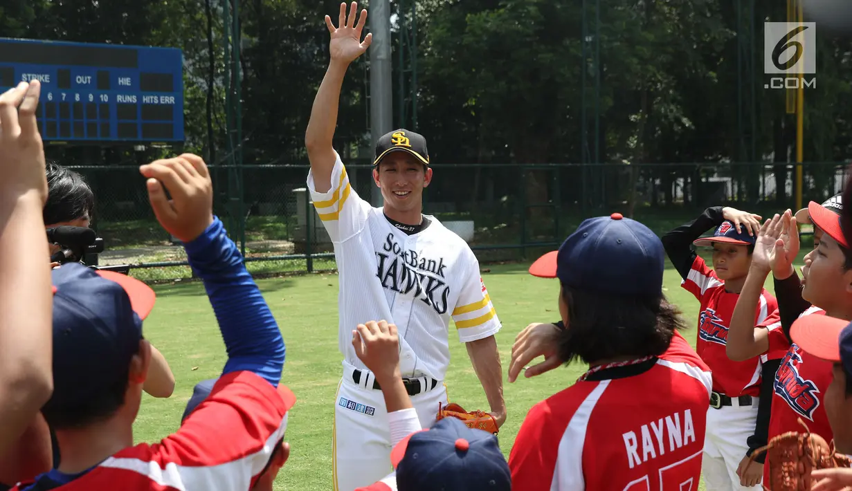 FOTO: Dua Atlet Jepang Berbagi Ilmu di Asia Baseball Clinic 2018 - Foto ...