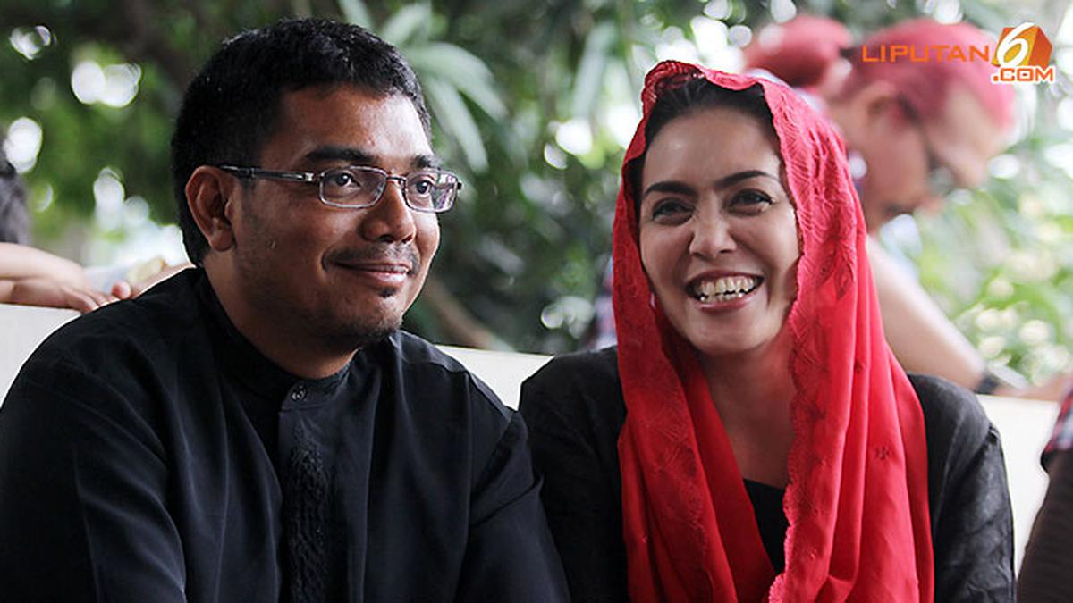 Valentine, Ini Dia Ungkapan Cinta Suami Rieke 'Oneng' Pitaloka ...