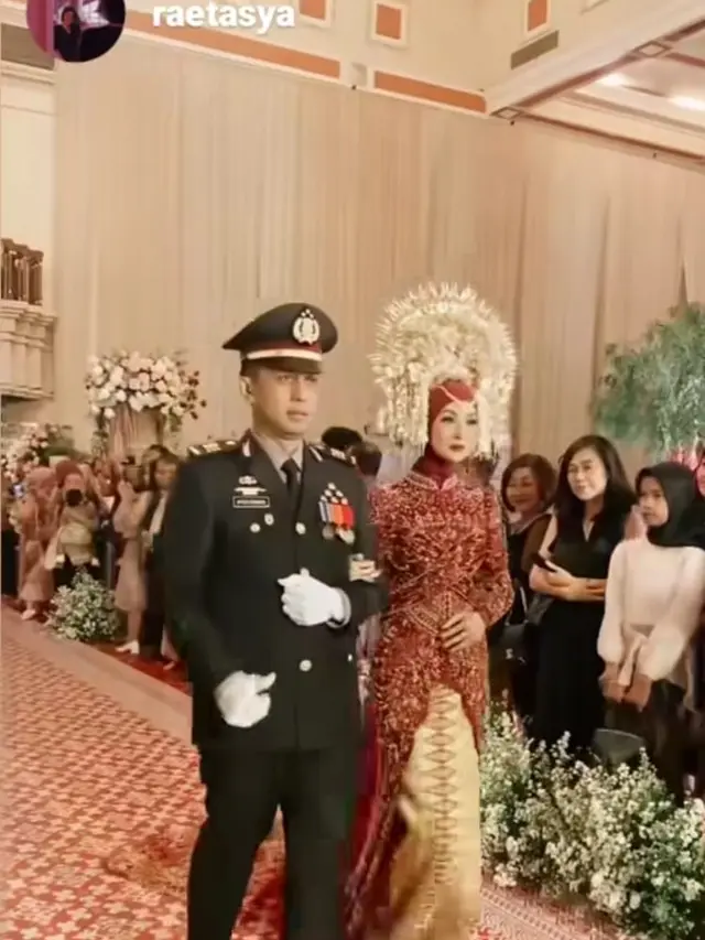 7 Potret Febiola Novita 'Putih Abu-Abu' Resmi Dinikahi Polisi, Bak Royal Wedding - Hot Liputan6.com