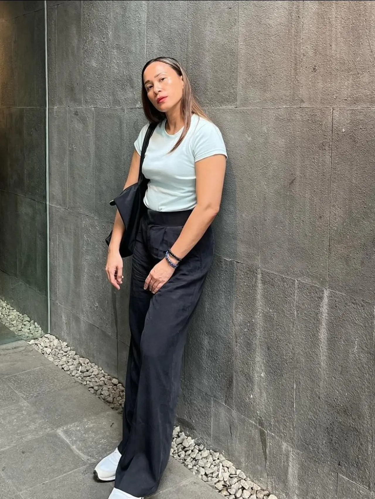 8 Potret Terbaru Inong Ayu Istri Abimana Hamil Anak Kelima, Rutin Nge ...