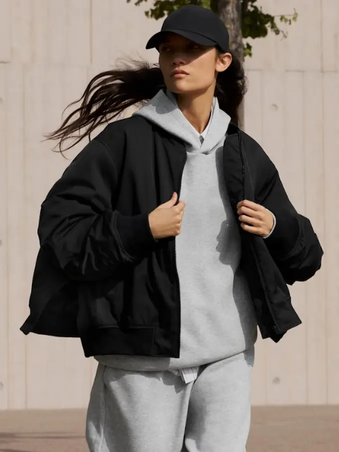 Inspirasi Gaya Season-less Ala Desainer Inggris, Clare Waight keller dengan Koleksi UNIQLO: C ...