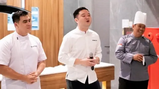 Influencer Top Batam Bernard Huang Menyambangi Dunia Kuliner sebagai ...