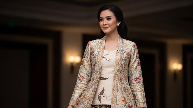 10 Model Dress Atasan Brokat Bawahan Batik 2025, Tampil Anggun dengan ...
