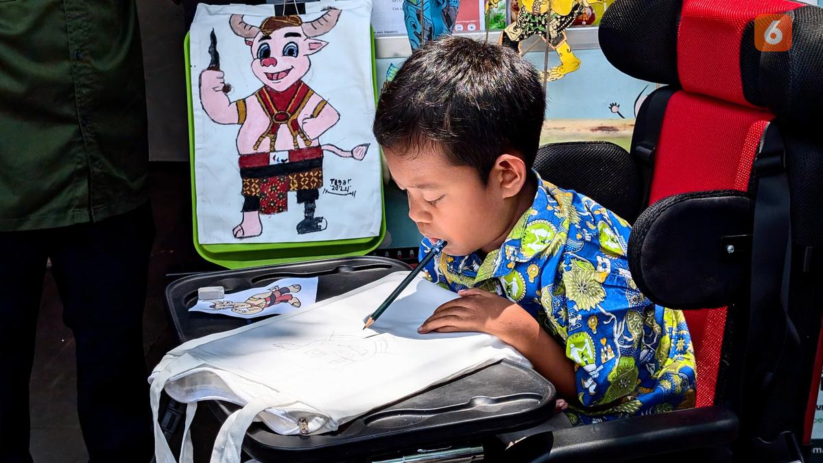 Gunakan Mulut, Begini Mahirnya Seniman Cilik Lukis Maskot Peparnas 2024 ...