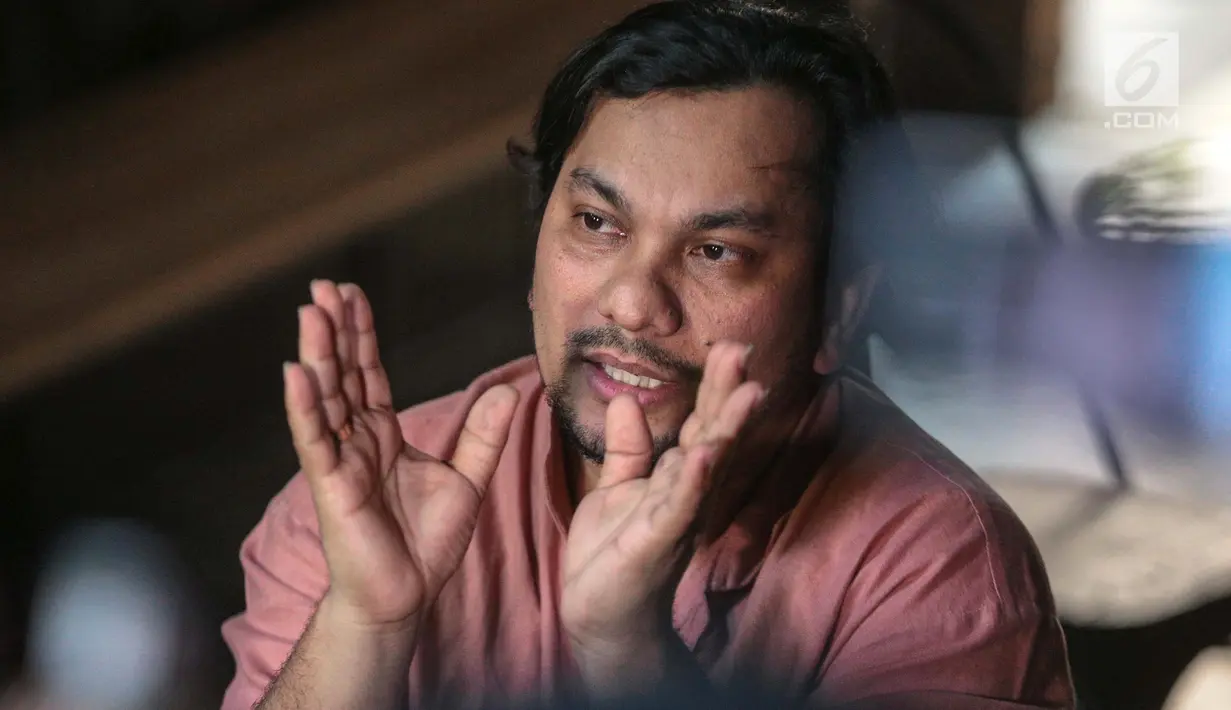 FOTO: Ekspresi Tompi Saat Jelaskan Wajah Bengkak Ratna Sarumpaet - Foto ...