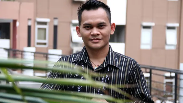 Mbah Mijan Punya Ramalan untuk Dunia Showbiz di 2016 - ShowBiz Liputan6.com