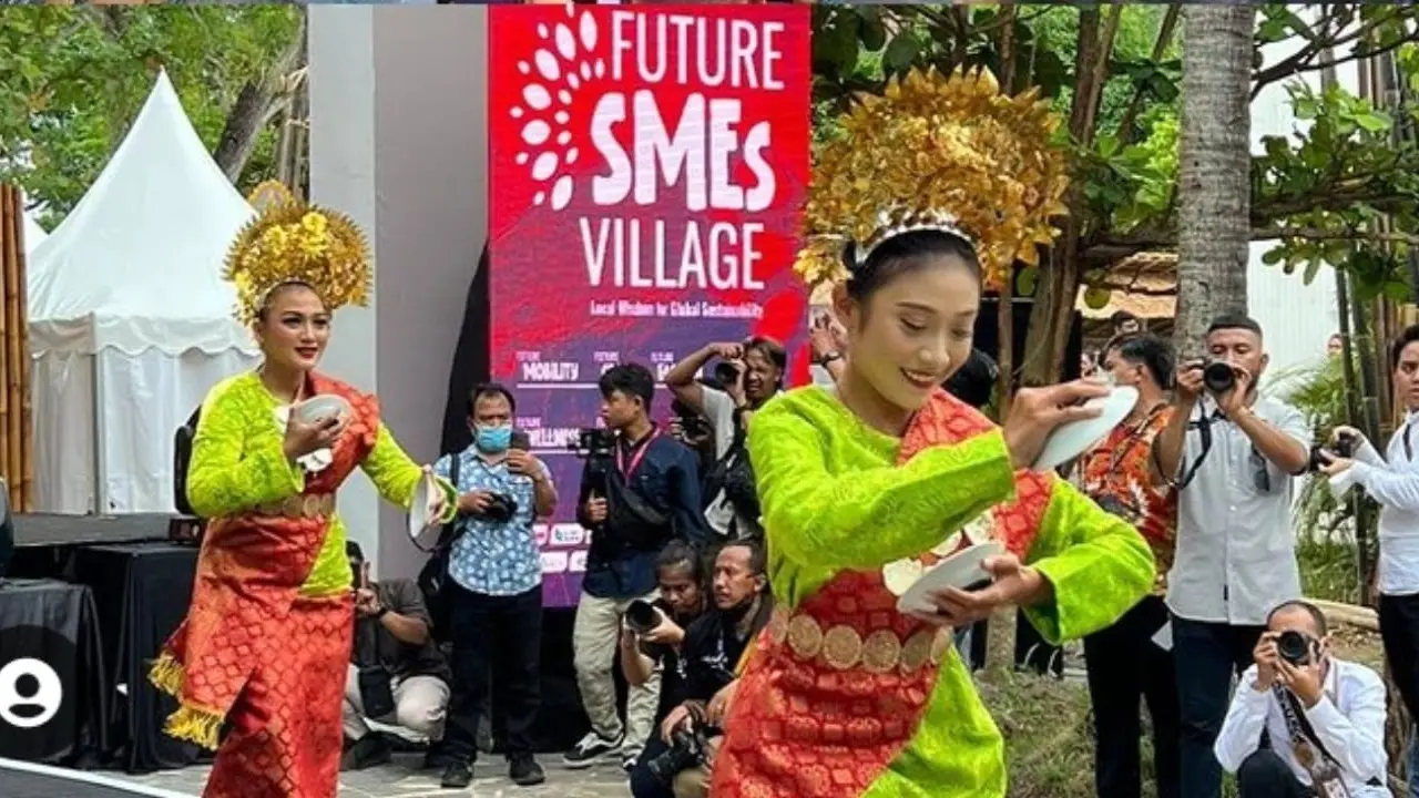 Penyanyi Novia Bachmid Meriahkan Penutupan Side Event G20 Future SMEs Village di Bali - ShowBiz ...
