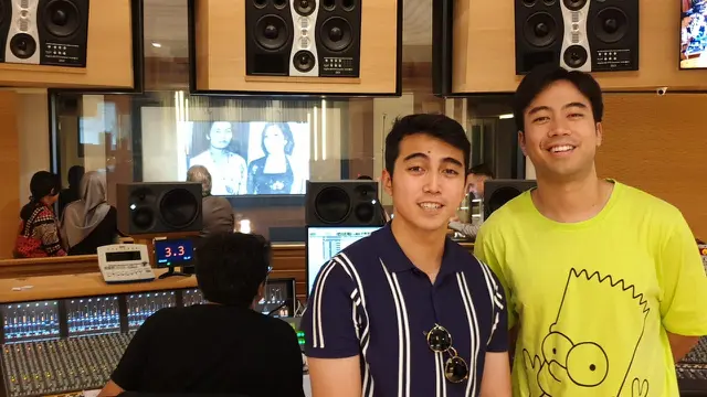 Vidi Aldiano dan Vadi Akbar Nyanyikan Ulang Lagu Milik Nenek - ShowBiz ...