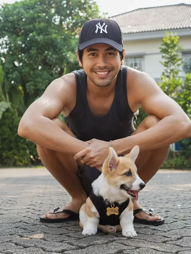 Hampir Kepala Empat, Ini 7 Potret Hessel Steven Tampil Brewokan dan Tetap Awet Muda - Hot ...