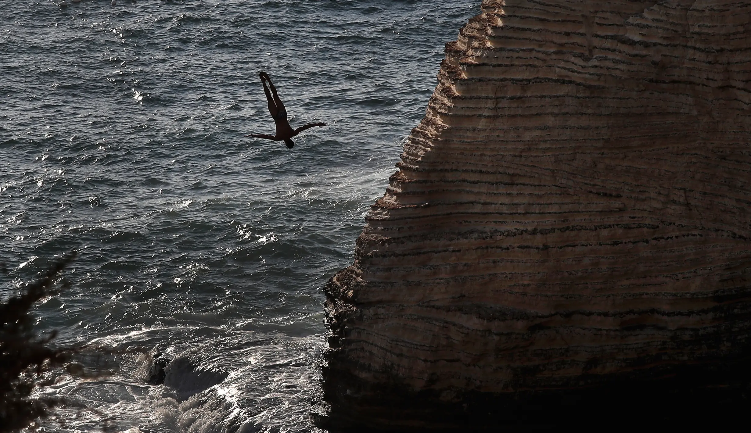 FOTO: Cliff Diving, Aksi Terjun Ekstrem dari Tebing - Foto Liputan6.com