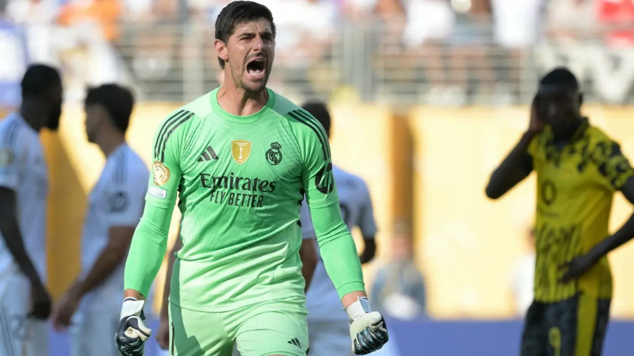 Thibaut Courtois Teken Kontrak Baru di Real Madrid, Sampai Ubah Tradisi ...