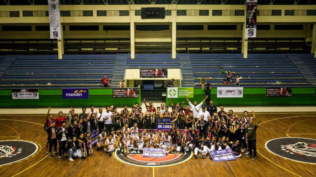 Smansa dan SMA SKO Ragunan Rajai Kadispora Cup 2018 - Bola Liputan6.com