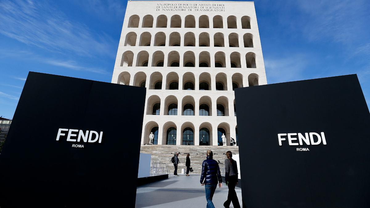 Kantor Pusat Pindah ke Roma, Fendi Buat Pameran Seni - Lifestyle ...