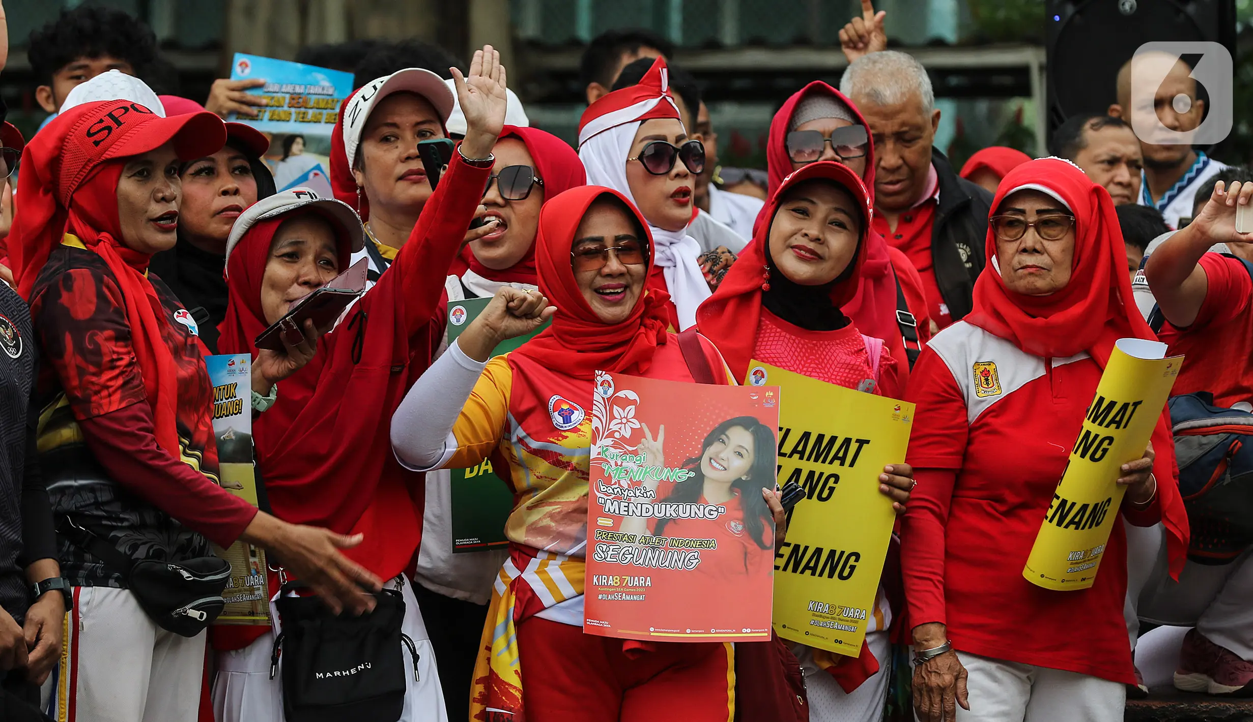 Menpora Lepas Arak Arakan Atlet Sea Games 2023 Foto