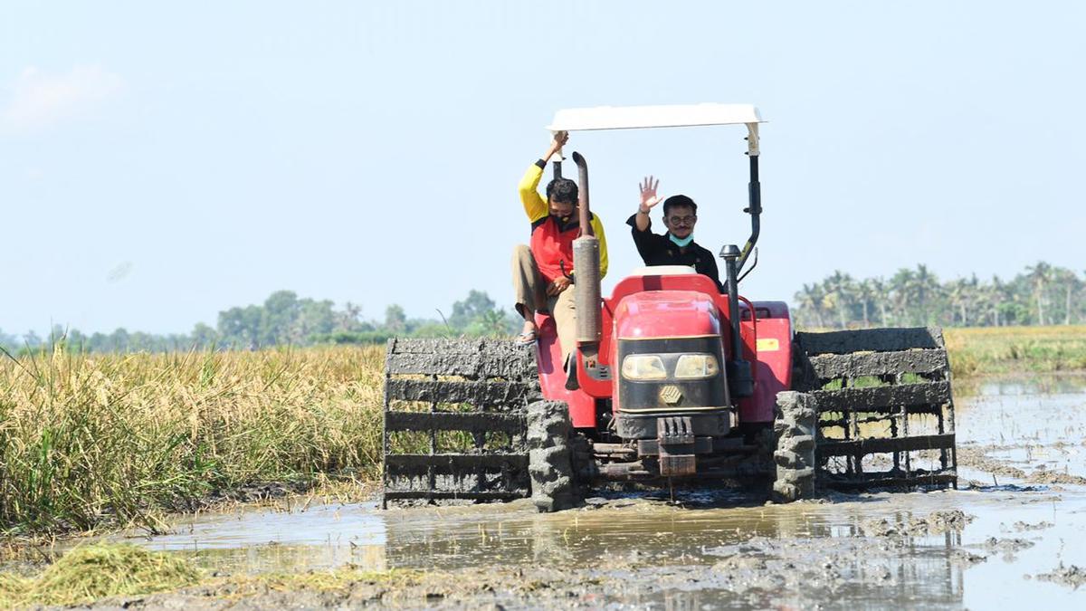 Kementan Beri Bantuan Alsintan 7 Hand Traktor untuk Aceh Selatan ...