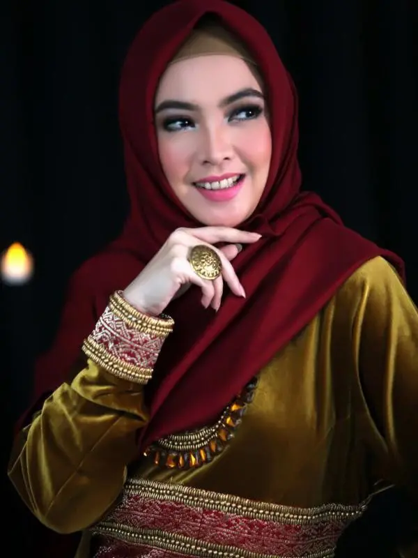 Kembali ke Dunia Hiburan, Ingrid Kansil Perjuangkan Hak Artis - ShowBiz ...