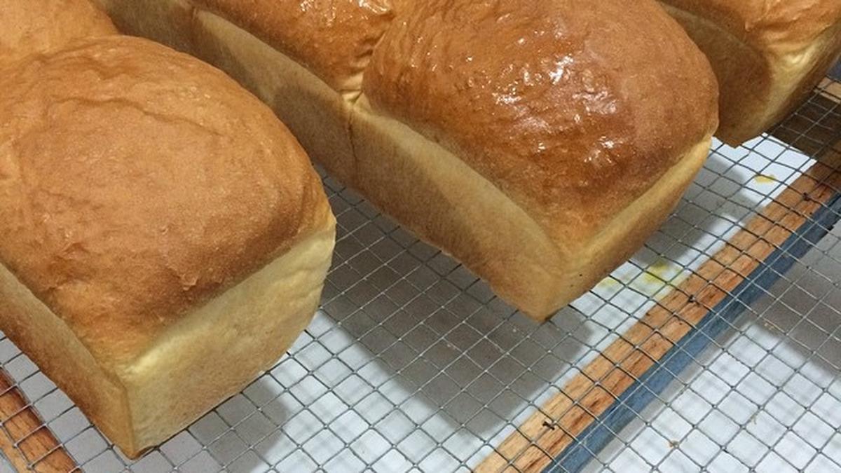 6 Toko Roti Legendaris Terkenal di Berbagai Kota, Mana yang Simpan ...