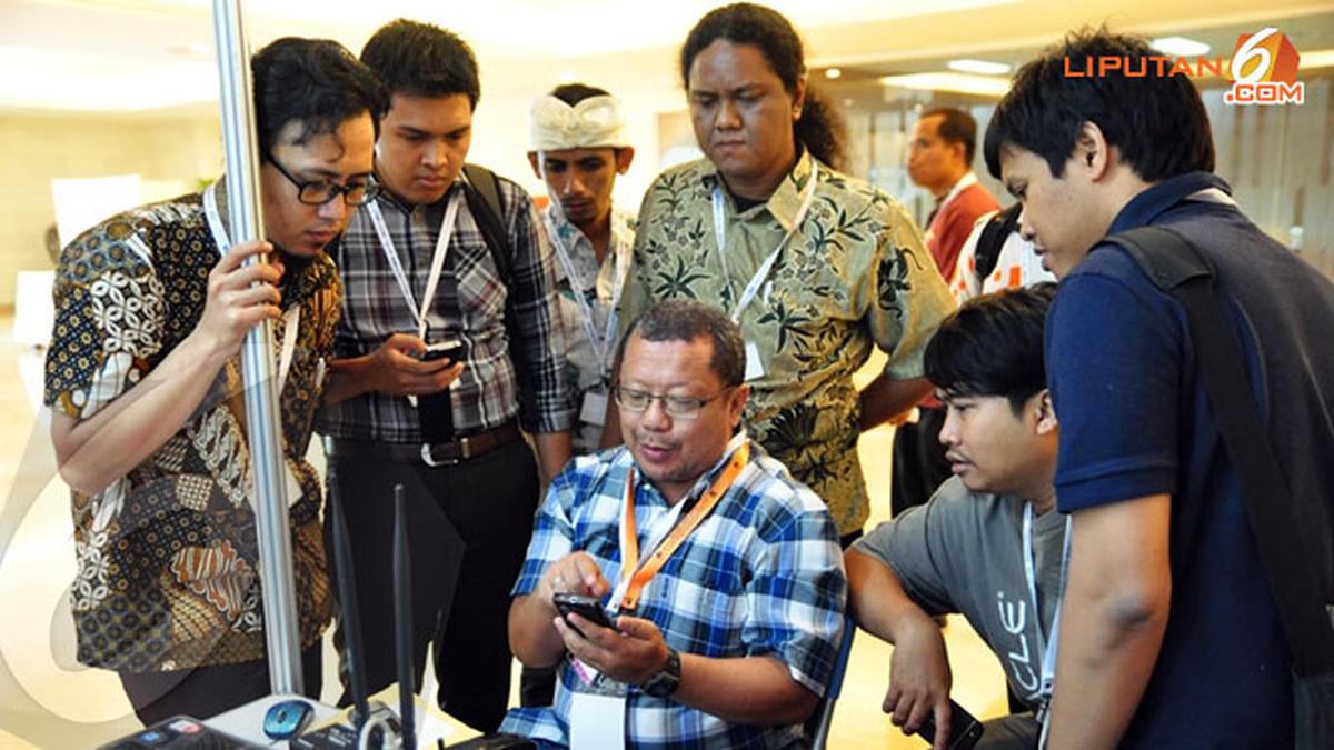 Onno Purbo Peragakan Cara Buat BTS Sendiri di IGF Bali