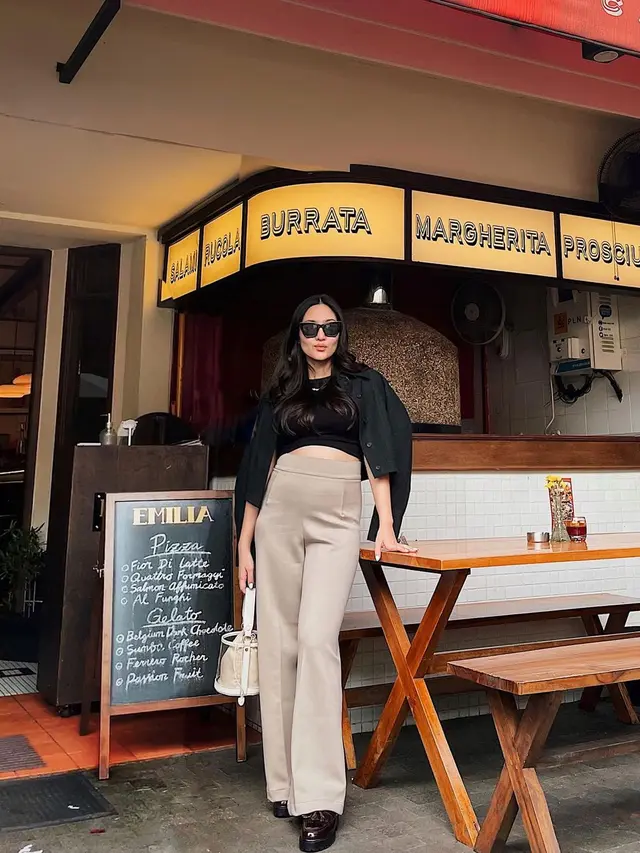 5 Tahun Menikah, Ini 6 Potret Presenter Libra Akila Pamer Baby Bump ...