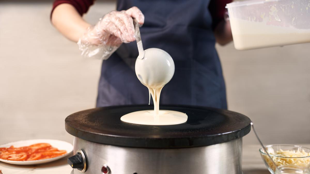 6 Tips Membuat Crepes yang Tipis, Krispi dan Renyah - Food Fimela.com