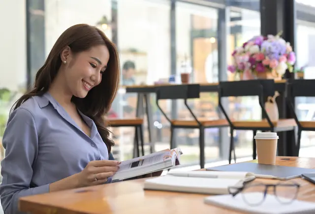 Keren Banget, Potret Anya Geraldine dengan Busana Serba Hitam ...