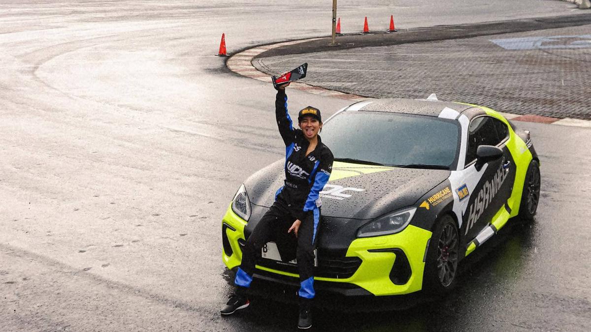 Kini Geluti Dunia Drift, Ini Gaya Rachel Florencia Saat di Siskuit ...