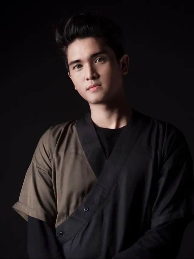 Selebgram Aditya Jacs Sorot Tren Makeup dan Skincare Kaum Pria, Bagikan 6 Tips Merawat Kulit ...