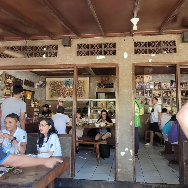 Ini Menu Andalan Warung Mak Beng yang Jadi Restoran Legendaris Nomor 3 ...