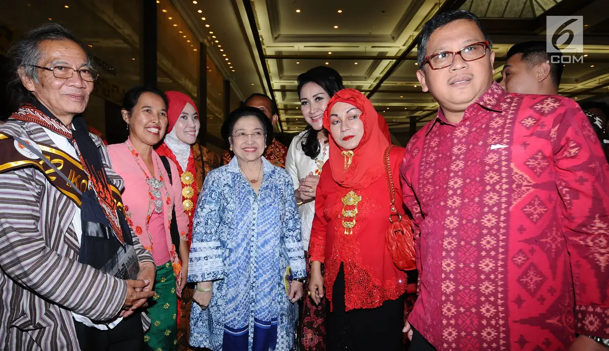 PHOTO: Megawati Jadi Incaran Foto Usai Pembukaan Festival Prestasi ...