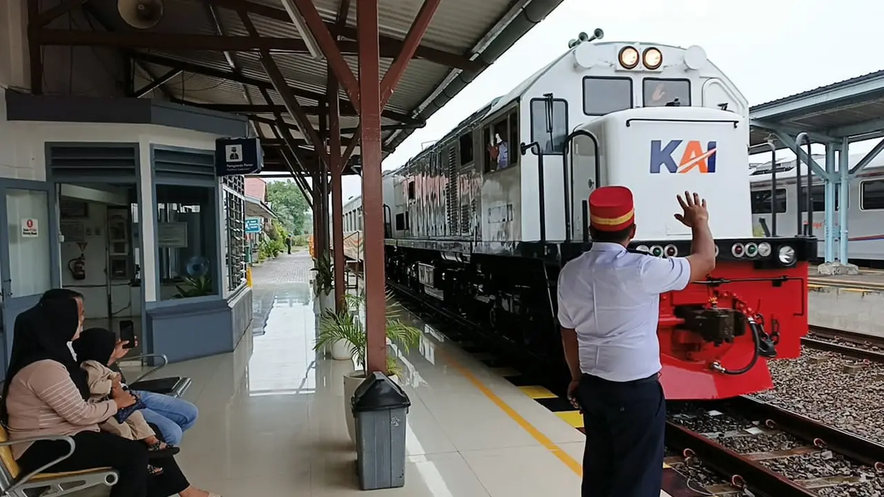 KAI Siapkan Kereta Jakarta-Semarang Tanpa Henti, Tiket Cuma Rp 200.000 ...