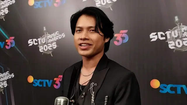 Rony Parulian Menang 2 Piala SCTV Music Awards 2025, Salah Satunya ...